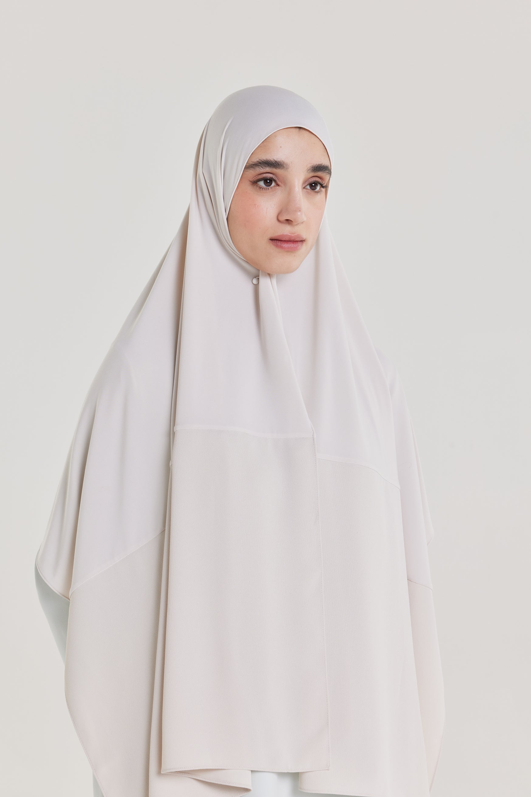 Dull Satin Edge Scarf | Biscuit | MERRACHI